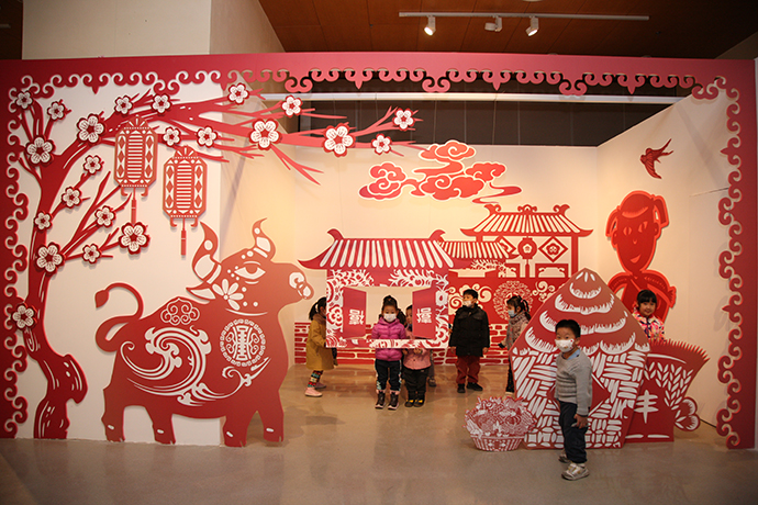 “巧手映小康——第五届全国儿童剪纸作品展”在京开幕_中国政库_澎湃新闻-The Paper