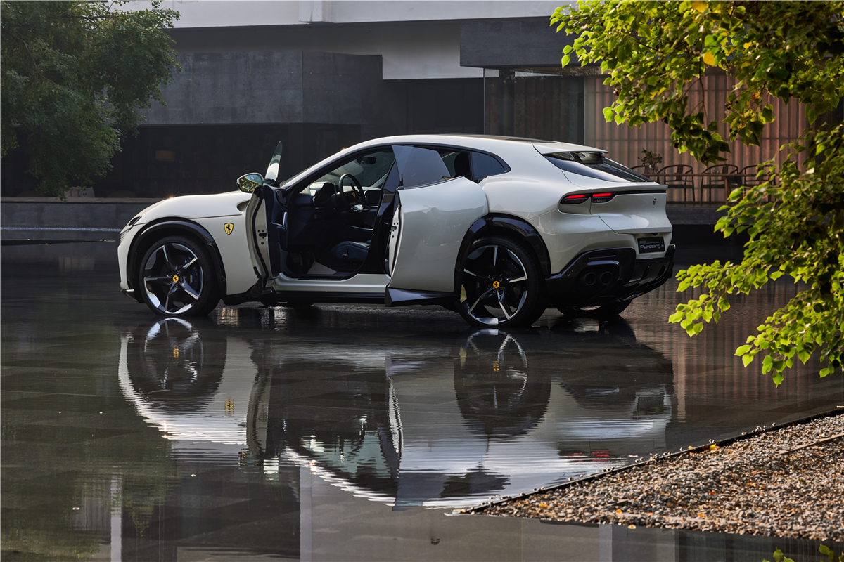 Purosangue中国首发，法拉利首款FUV “纯血马”登场