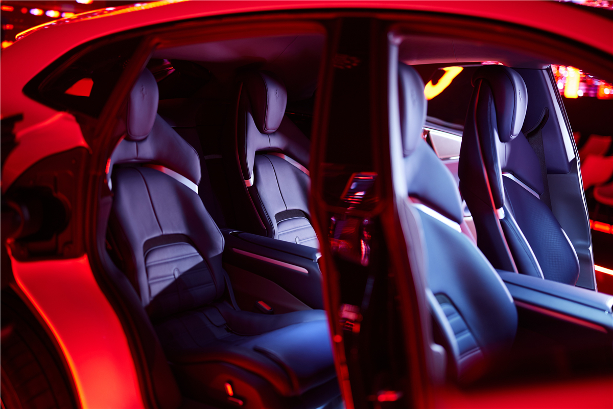 Purosangue中国首发，法拉利首款FUV “纯血马”登场