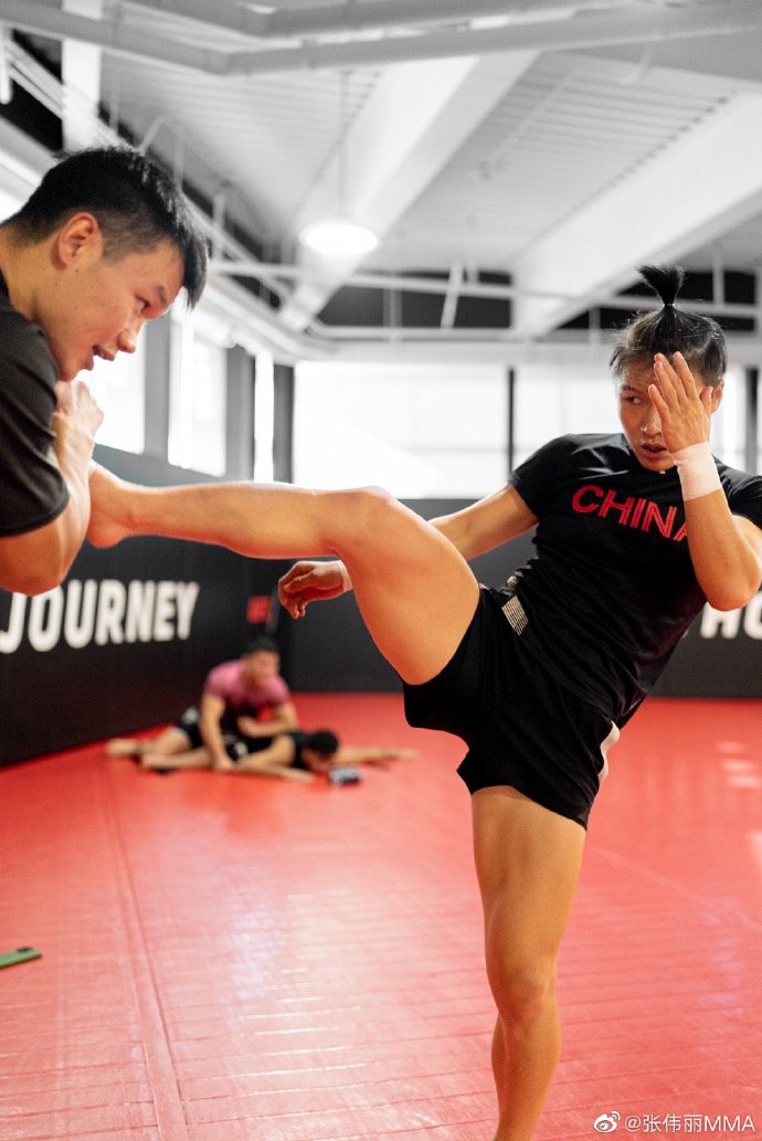 专访｜周末挑战UFC金腰带，张伟丽：我准备很充分_运动家_澎湃新闻-The Paper