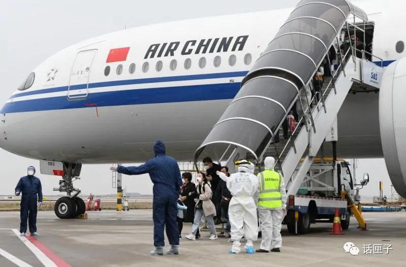 直击CA936：救护车开到停机坪，多部门全程闭环不漏一人_浦江头条_澎湃新闻-The Paper