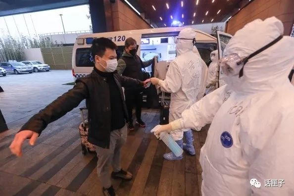 直击CA936：救护车开到停机坪，多部门全程闭环不漏一人_浦江头条_澎湃新闻-The Paper